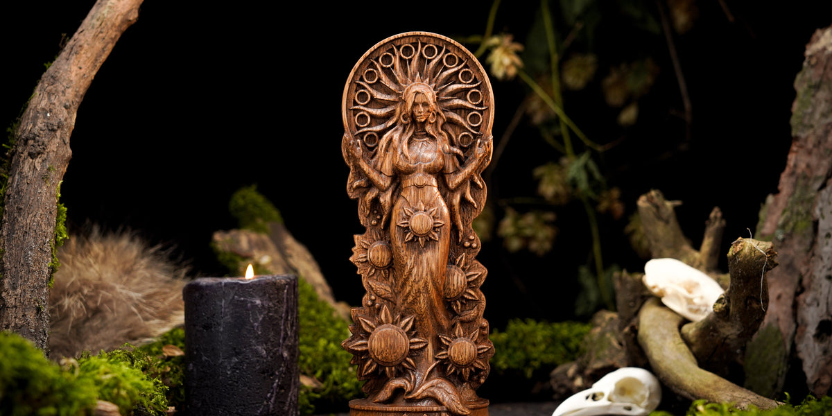 Sol goddess statue, Sunna wooden figurine – Valhallaworld