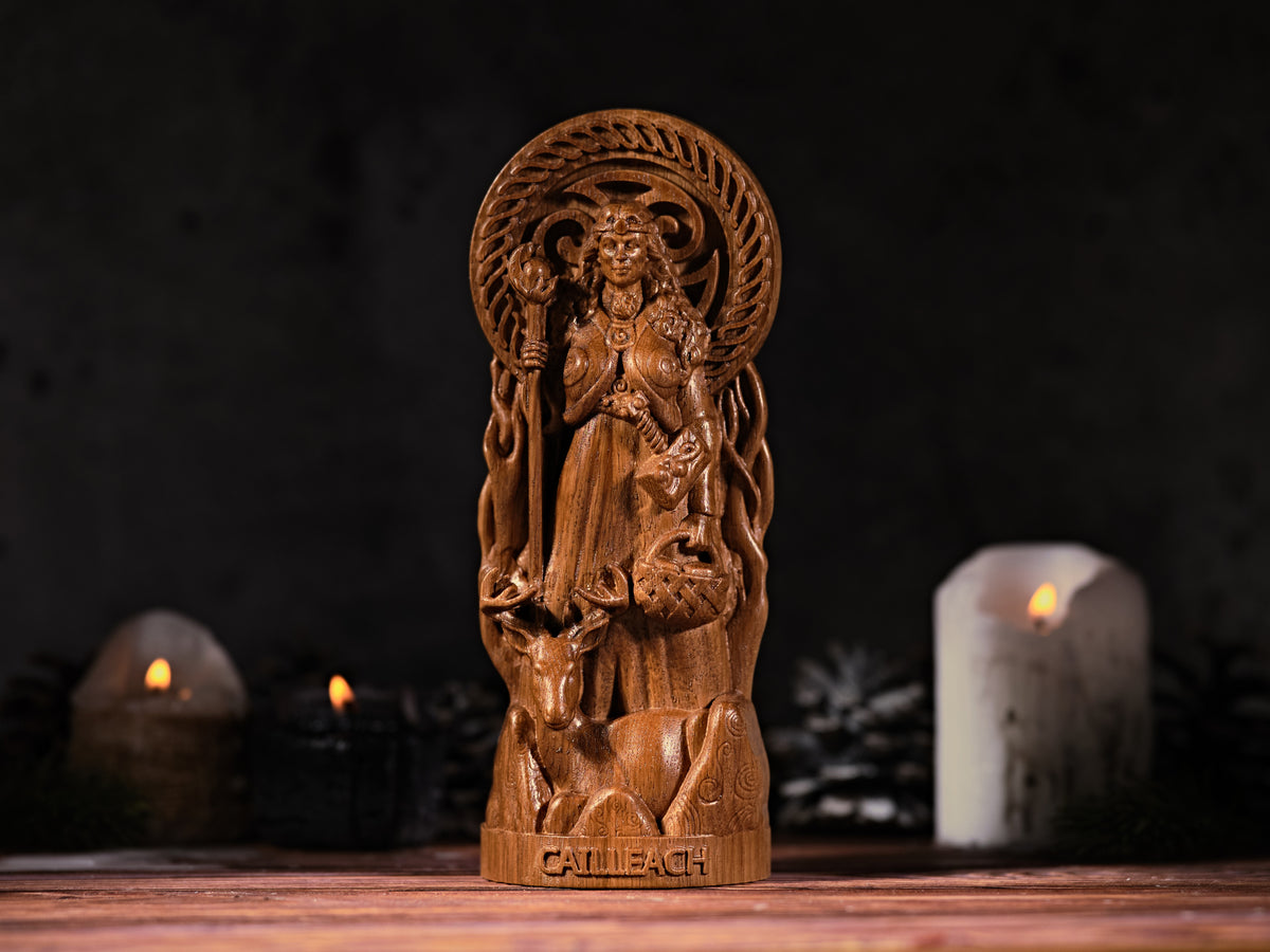 Oak Cailleach Celtic statue – Valhallaworld