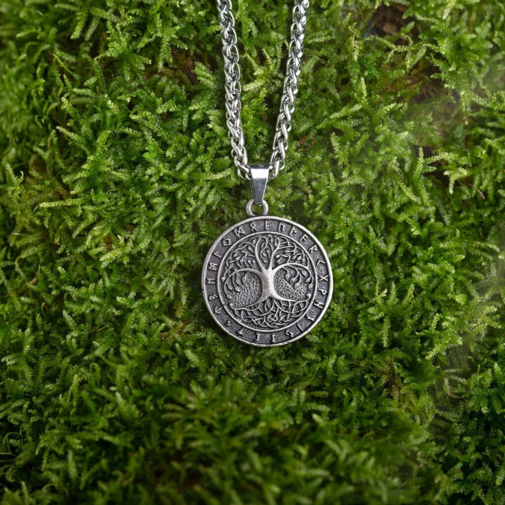 Runic Yggdrasil necklace • 5-7 days delivery guarantee – Valhallaworld