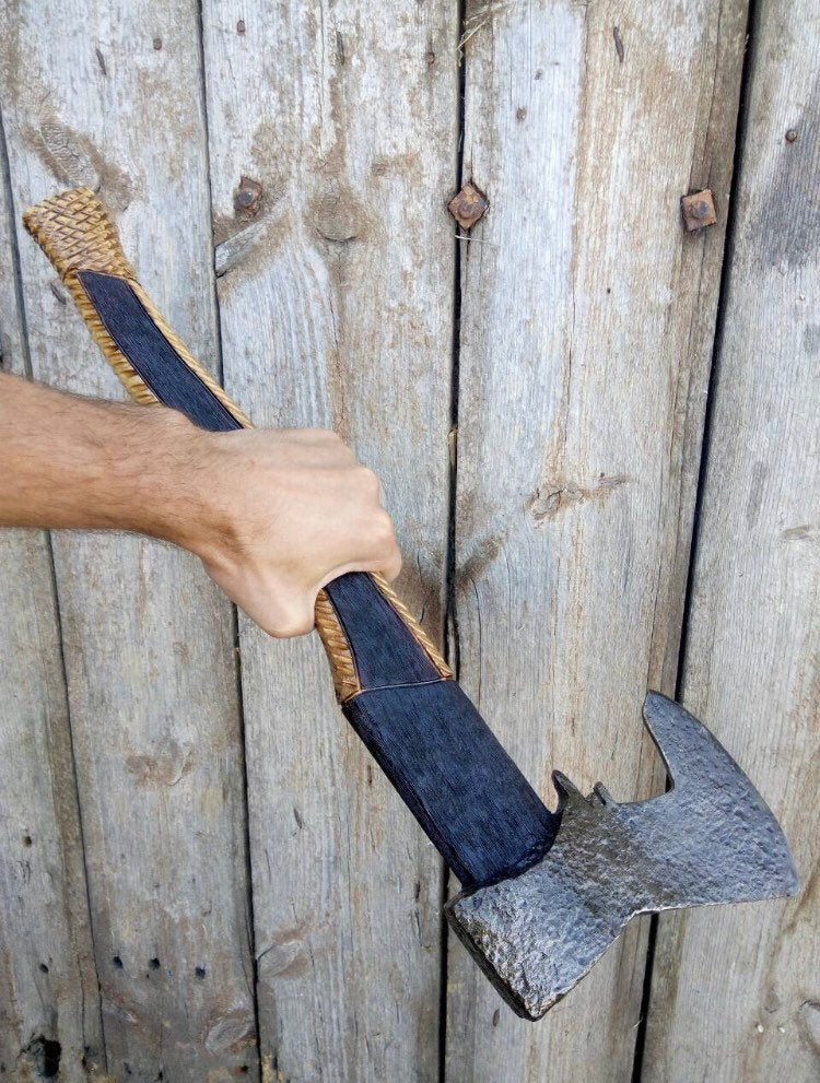 Modern viking axe │ Viking axe from ValhallaWorld!